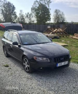 Pelēks Volvo V70 2009 Mardu, ar dzinēja tilpumu 2.40 L un nobraukumu 335 tūkst. km par 3500 €, foto 7 vietnē AUTOMOTO.COM.LV