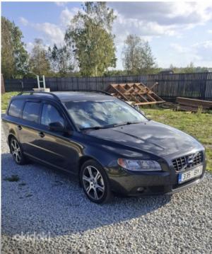 Pelēks Volvo V70 2009 Mardu, ar dzinēja tilpumu 2.40 L un nobraukumu 335 tūkst. km par 3500 €, foto 8 vietnē AUTOMOTO.COM.LV