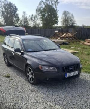 Pelēks Volvo V70 2009 Mardu, ar dzinēja tilpumu 2.40 L un nobraukumu 335 tūkst. km par 3500 €, foto 17 vietnē AUTOMOTO.COM.LV