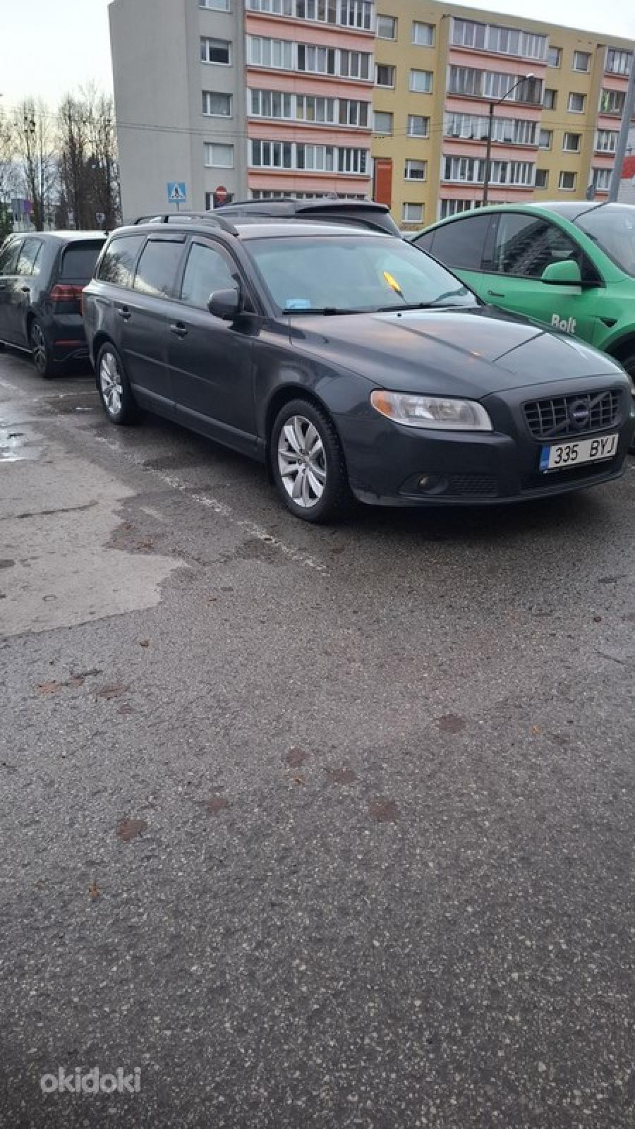 Pelēks Volvo V70 2009 Mardu, ar dzinēja tilpumu 2.40 L un nobraukumu 335 tūkst. km par 3500 €, foto 21 vietnē AUTOMOTO.COM.LV