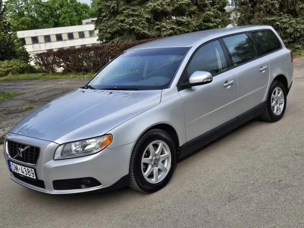 Grey Volvo V70 2009 in Jekabpils, with an engine capacity of 2.00 L and mileage of 329 thousand km for 4890 €, photo 1 on AUTOMOTO.COM.LV