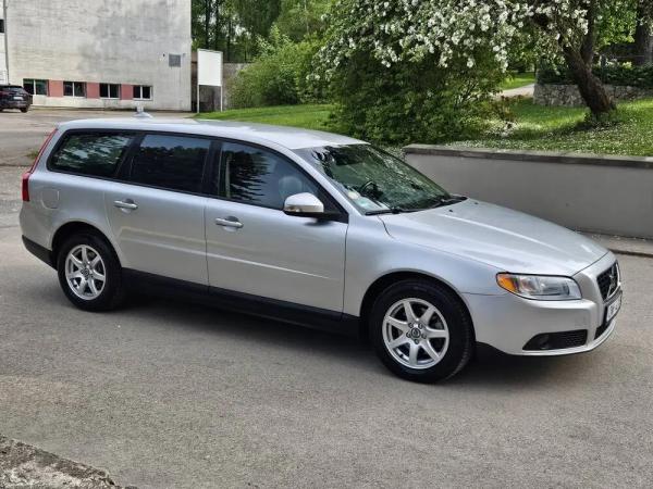 Grey Volvo V70 2009 in Jekabpils, with an engine capacity of 2.00 L and mileage of 329 thousand km for 4890 €, photo 5 on AUTOMOTO.COM.LV