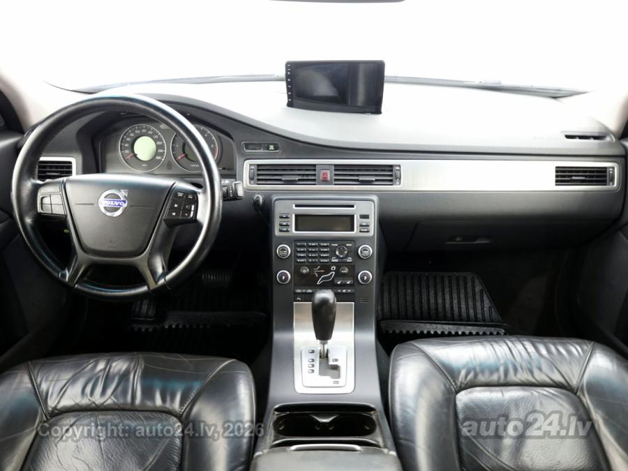 Grey Volvo V70 2009 in Tallinn, with an engine capacity of 2.40 L and mileage of 344 thousand km for 3499 €, photo 6 on AUTOMOTO.COM.LV