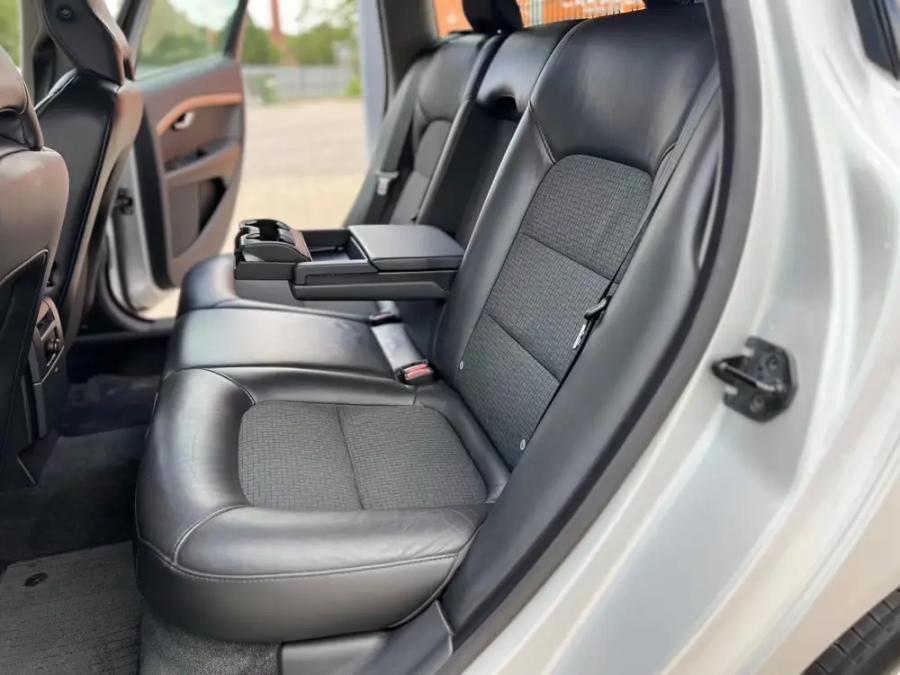 Grey Volvo V70 2009 in Jekabpils, with an engine capacity of 2.40 L and mileage of 303 thousand km for 5900 €, photo 21 on AUTOMOTO.COM.LV