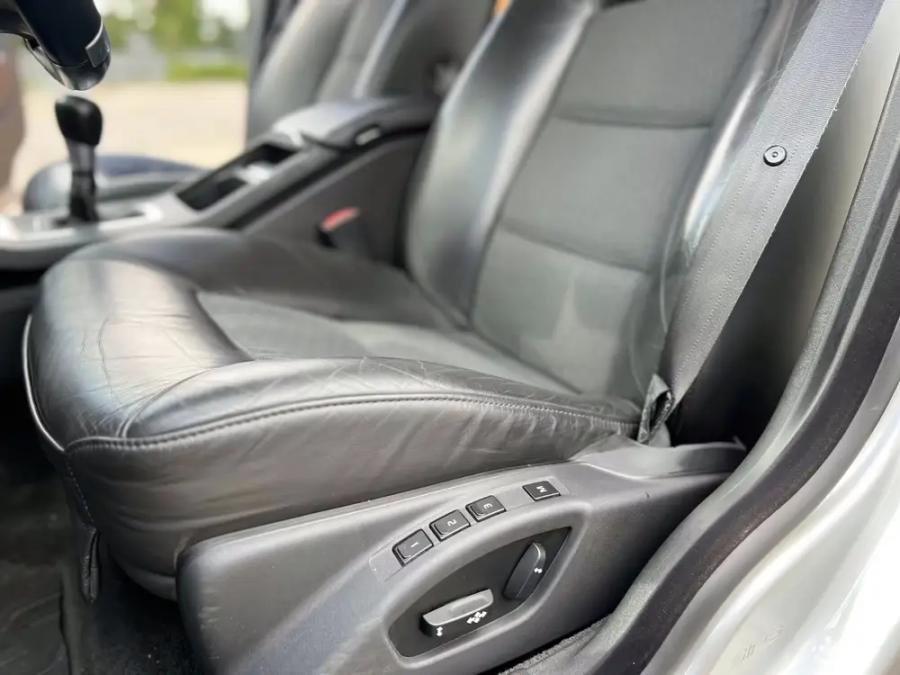 Grey Volvo V70 2009 in Jekabpils, with an engine capacity of 2.40 L and mileage of 303 thousand km for 5900 €, photo 25 on AUTOMOTO.COM.LV
