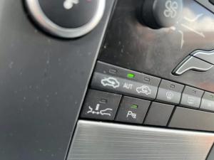 Grey Volvo V70 2009 in Jekabpils, with an engine capacity of 2.40 L and mileage of 303 thousand km for 5900 €, photo 29 on AUTOMOTO.COM.LV