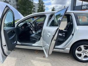 Grey Volvo V70 2009 in Jekabpils, with an engine capacity of 2.40 L and mileage of 303 thousand km for 5900 €, photo 31 on AUTOMOTO.COM.LV