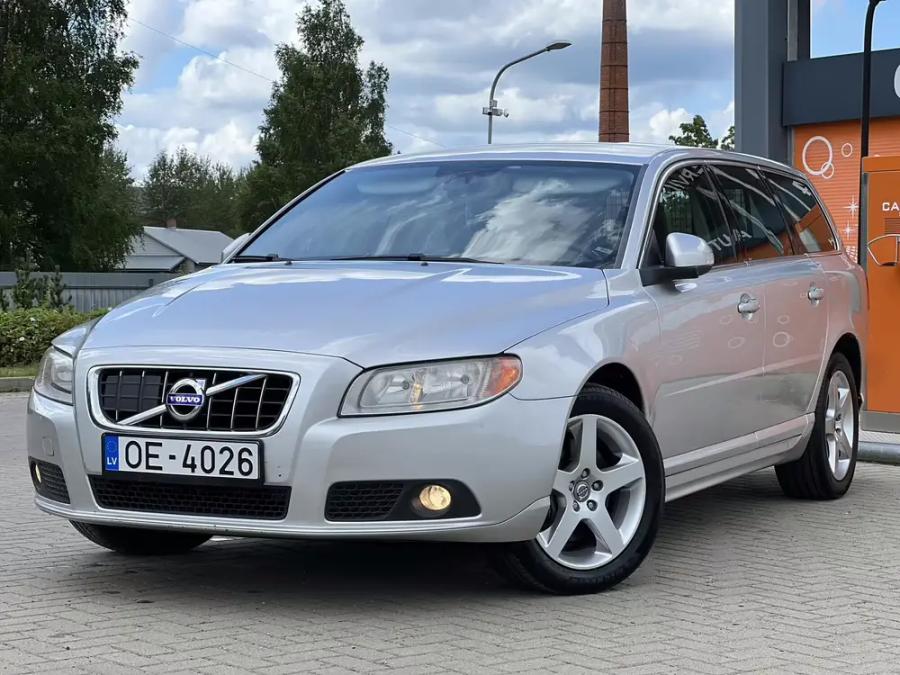 Grey Volvo V70 2009 in Jekabpils, with an engine capacity of 2.40 L and mileage of 303 thousand km for 5900 €, photo 1 on AUTOMOTO.COM.LV
