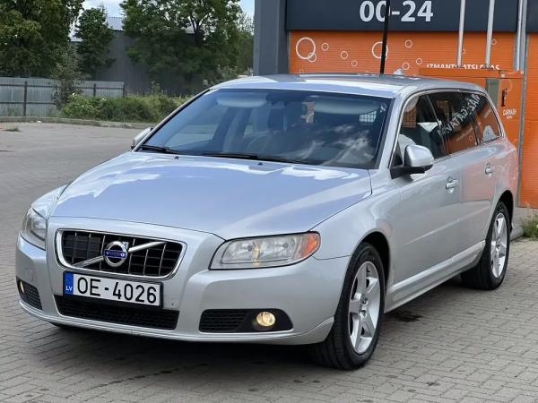 Серый Вольво В70 2009 в Екабпилс, объемом двигателя 2.40 л и пробегом 303 тыс. км за 5900 €, фото 3 на AUTOMOTO.COM.LV