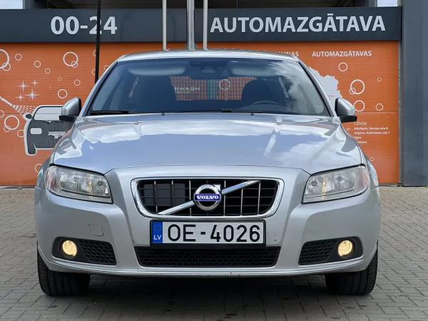 Серый Вольво В70 2009 в Екабпилс, объемом двигателя 2.40 л и пробегом 303 тыс. км за 5900 €, фото 4 на AUTOMOTO.COM.LV
