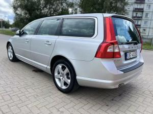 Grey Volvo V70 2009 in Jekabpils, with an engine capacity of 2.40 L and mileage of 303 thousand km for 5900 €, photo 9 on AUTOMOTO.COM.LV
