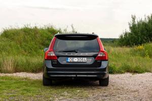 Pelēks Volvo V70 2009 Rīga, ar dzinēja tilpumu 2.00 L un nobraukumu 0 tūkst. km par 4995 €, foto 7 vietnē AUTOMOTO.COM.LV