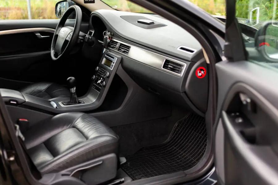Pelēks Volvo V70 2009 Rīga, ar dzinēja tilpumu 2.00 L un nobraukumu 0 tūkst. km par 4995 €, foto 19 vietnē AUTOMOTO.COM.LV