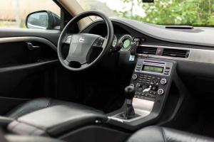 Pelēks Volvo V70 2009 Rīga, ar dzinēja tilpumu 2.00 L un nobraukumu 0 tūkst. km par 4995 €, foto 21 vietnē AUTOMOTO.COM.LV