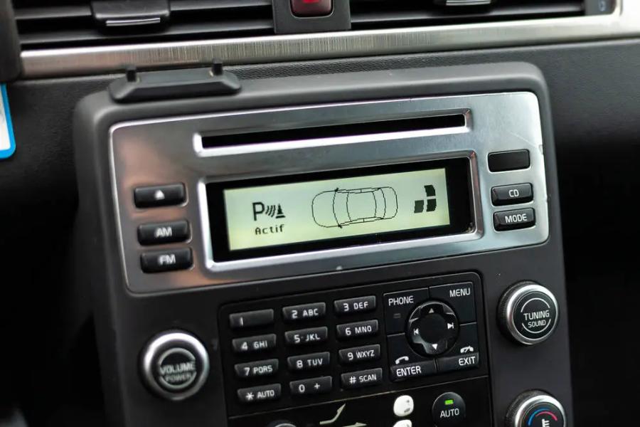 Pelēks Volvo V70 2009 Rīga, ar dzinēja tilpumu 2.00 L un nobraukumu 0 tūkst. km par 4995 €, foto 23 vietnē AUTOMOTO.COM.LV