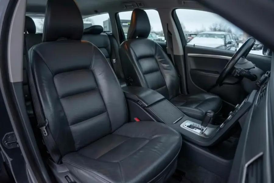 Pelēks Volvo V70 2009 Liepāja, ar dzinēja tilpumu 2.40 L un nobraukumu 259 tūkst. km par 6800 €, foto 13 vietnē AUTOMOTO.COM.LV
