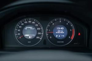 Pelēks Volvo V70 2009 Liepāja, ar dzinēja tilpumu 2.40 L un nobraukumu 259 tūkst. km par 6800 €, foto 14 vietnē AUTOMOTO.COM.LV