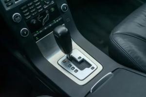 Pelēks Volvo V70 2009 Liepāja, ar dzinēja tilpumu 2.40 L un nobraukumu 259 tūkst. km par 6800 €, foto 16 vietnē AUTOMOTO.COM.LV
