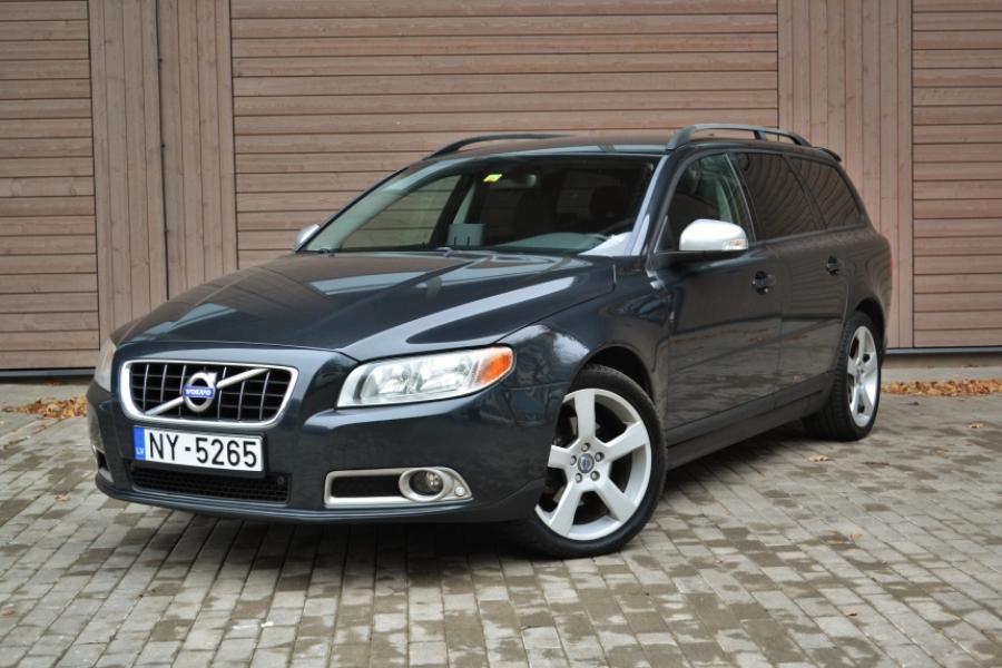 Grey Volvo V70 2009 in Riga, with an engine capacity of 2.00 L and mileage of 319 thousand km for 4790 €, photo 3 on AUTOMOTO.COM.LV