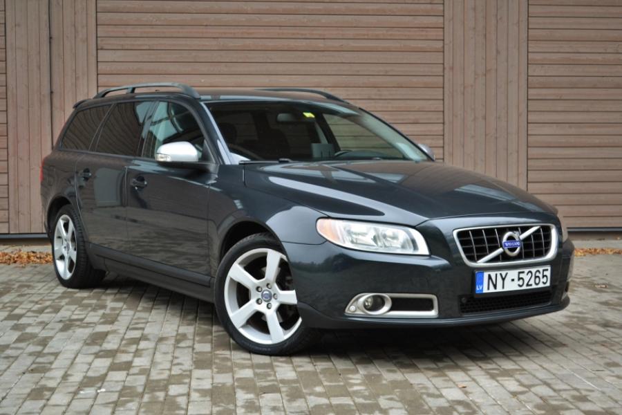 Grey Volvo V70 2009 in Riga, with an engine capacity of 2.00 L and mileage of 319 thousand km for 4790 €, photo 4 on AUTOMOTO.COM.LV