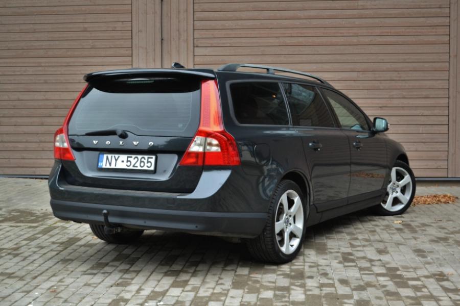 Grey Volvo V70 2009 in Riga, with an engine capacity of 2.00 L and mileage of 319 thousand km for 4790 €, photo 5 on AUTOMOTO.COM.LV