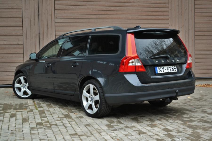 Grey Volvo V70 2009 in Riga, with an engine capacity of 2.00 L and mileage of 319 thousand km for 4790 €, photo 7 on AUTOMOTO.COM.LV