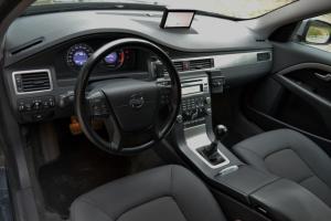 Grey Volvo V70 2009 in Riga, with an engine capacity of 2.00 L and mileage of 319 thousand km for 4790 €, photo 11 on AUTOMOTO.COM.LV