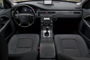 Grey Volvo V70 2009 in Riga, with an engine capacity of 2.00 L and mileage of 319 thousand km for 4790 €, photo 15 on AUTOMOTO.COM.LV