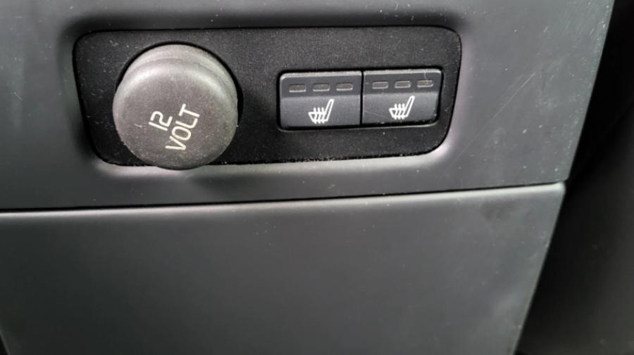 Pelēks Volvo V70 2009 Rīga, ar dzinēja tilpumu 2.40 L un nobraukumu 343 tūkst. km par 3550 €, foto 7 vietnē AUTOMOTO.COM.LV