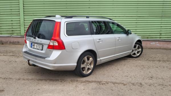 Pelēks Volvo V70 2009 Rīga, ar dzinēja tilpumu 2.40 L un nobraukumu 343 tūkst. km par 3550 €, foto 7 vietnē AUTOMOTO.COM.LV