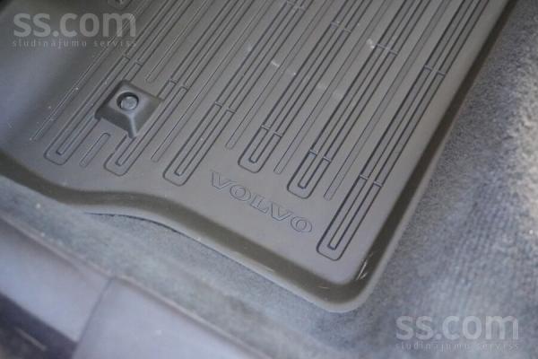 Grey Volvo V70 2009 in Riga, with an engine capacity of 2.40 L and mileage of 315 thousand km for 4890 €, photo 10 on AUTOMOTO.COM.LV