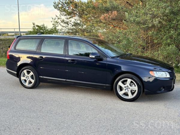 Pelēks Volvo V70 2009 Jēkabpils, ar dzinēja tilpumu 2.40 L un nobraukumu 360 tūkst. km par 5200 €, foto 2 vietnē AUTOMOTO.COM.LV