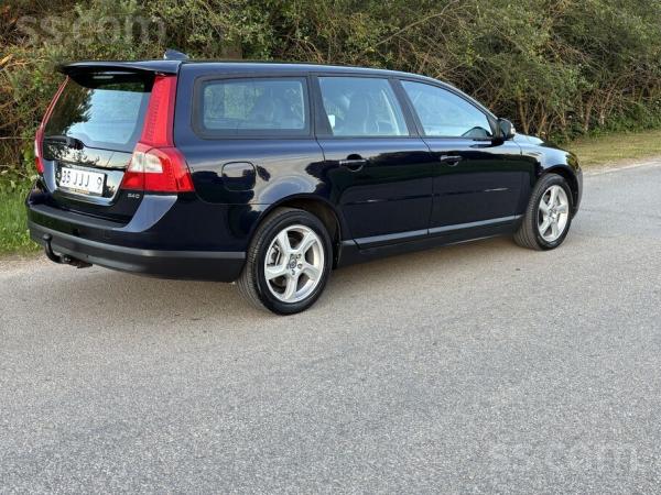 Pelēks Volvo V70 2009 Jēkabpils, ar dzinēja tilpumu 2.40 L un nobraukumu 360 tūkst. km par 5200 €, foto 3 vietnē AUTOMOTO.COM.LV