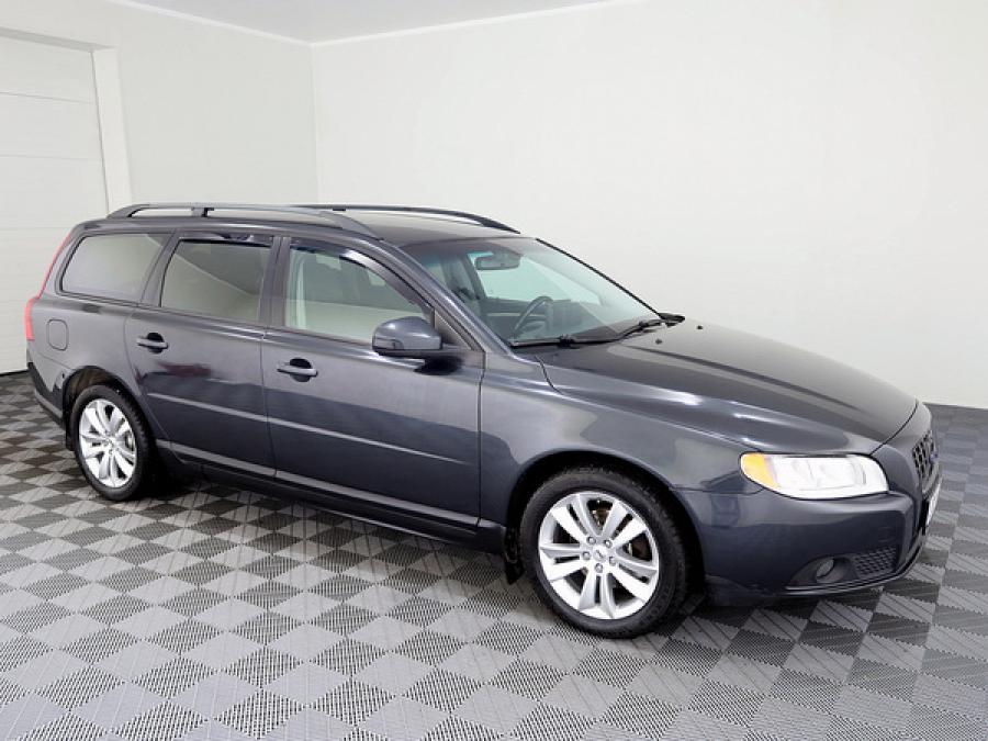Grey Volvo V70 2009 in Tallinn, with an engine capacity of 2.40 L and mileage of 344 thousand km for 3499 €, photo 1 on AUTOMOTO.COM.LV