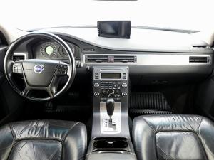 Grey Volvo V70 2009 in Tallinn, with an engine capacity of 2.40 L and mileage of 344 thousand km for 3499 €, photo 6 on AUTOMOTO.COM.LV