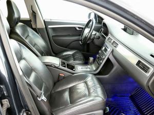 Grey Volvo V70 2009 in Tallinn, with an engine capacity of 2.40 L and mileage of 344 thousand km for 3499 €, photo 15 on AUTOMOTO.COM.LV