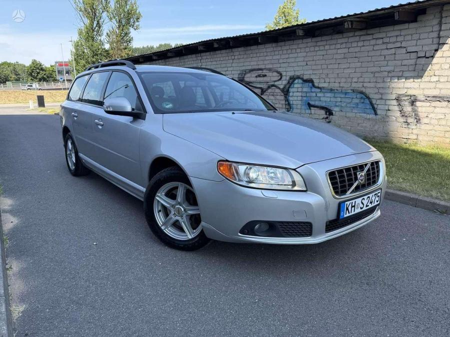 Pelēks Volvo V70 2009 Viļņa, ar dzinēja tilpumu 2.40 L un nobraukumu 287 tūkst. km par 2950 €, foto 1 vietnē AUTOMOTO.COM.LV