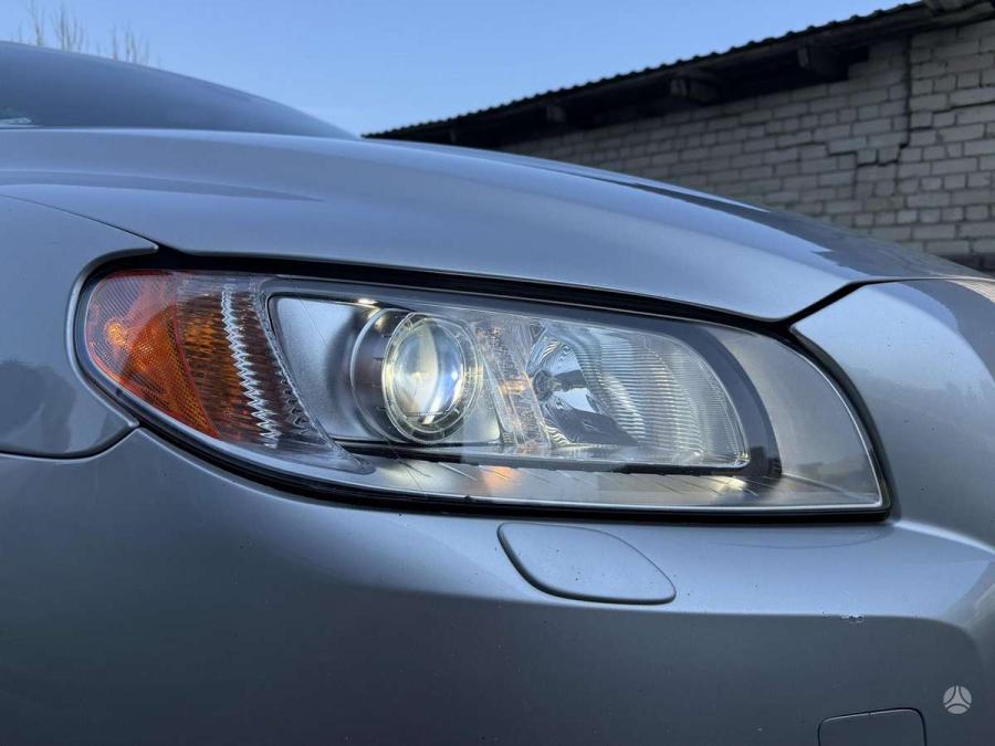 Pelēks Volvo V70 2009 Viļņa, ar dzinēja tilpumu 2.40 L un nobraukumu 287 tūkst. km par 2950 €, foto 10 vietnē AUTOMOTO.COM.LV