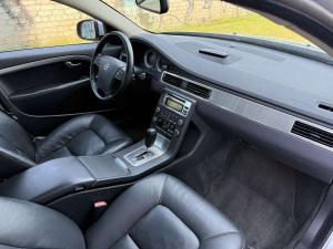 Pelēks Volvo V70 2009 Viļņa, ar dzinēja tilpumu 2.40 L un nobraukumu 287 tūkst. km par 2950 €, foto 14 vietnē AUTOMOTO.COM.LV