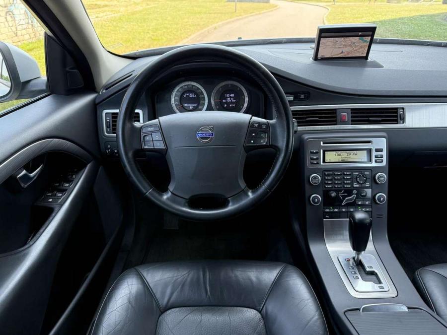 Pelēks Volvo V70 2009 Viļņa, ar dzinēja tilpumu 2.40 L un nobraukumu 287 tūkst. km par 2950 €, foto 16 vietnē AUTOMOTO.COM.LV