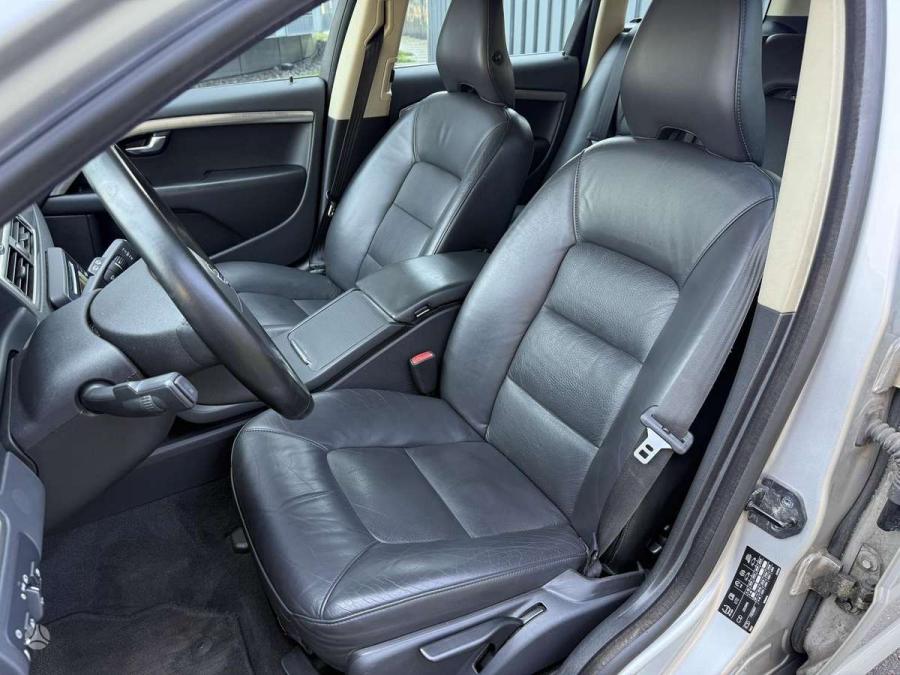 Pelēks Volvo V70 2009 Viļņa, ar dzinēja tilpumu 2.40 L un nobraukumu 287 tūkst. km par 2950 €, foto 17 vietnē AUTOMOTO.COM.LV