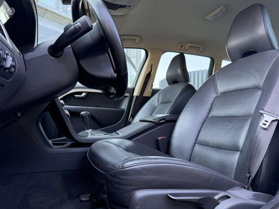 Pelēks Volvo V70 2009 Viļņa, ar dzinēja tilpumu 2.40 L un nobraukumu 287 tūkst. km par 2950 €, foto 18 vietnē AUTOMOTO.COM.LV