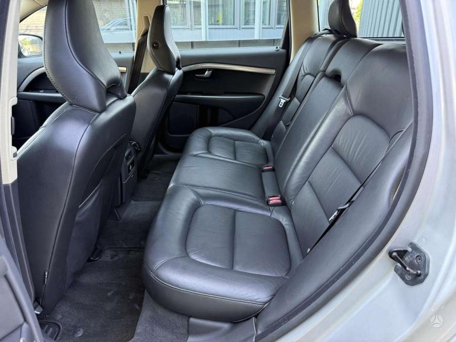 Pelēks Volvo V70 2009 Viļņa, ar dzinēja tilpumu 2.40 L un nobraukumu 287 tūkst. km par 2950 €, foto 19 vietnē AUTOMOTO.COM.LV