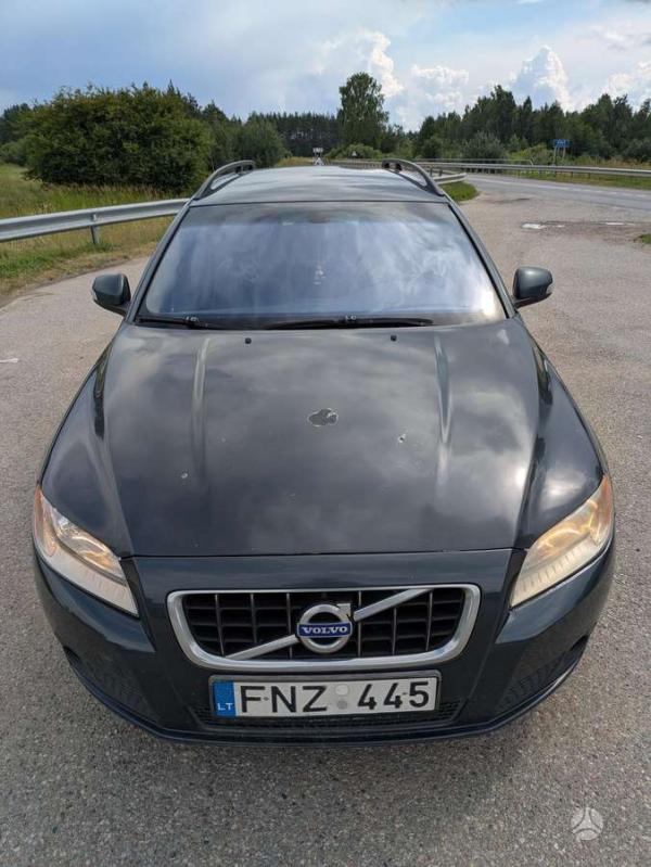 Pelēks Volvo V70 2009 Viļņa, ar dzinēja tilpumu 2.40 L un nobraukumu 507 tūkst. km par 1500 €, foto 4 vietnē AUTOMOTO.COM.LV