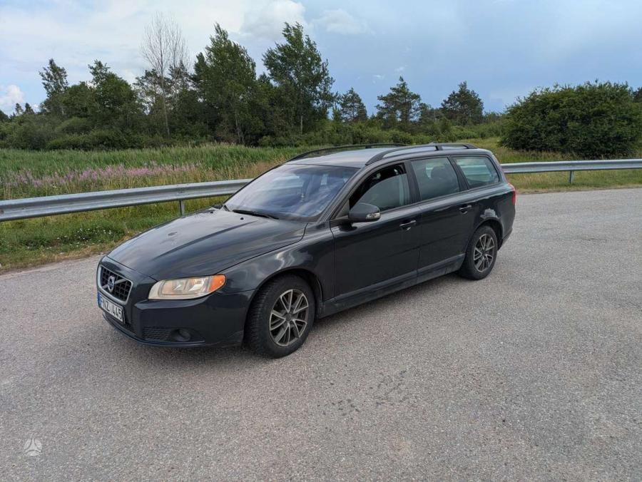 Grey Volvo V70 2009 in Vilnius, with an engine capacity of 2.40 L and mileage of 507 thousand km for 1500 €, photo 9 on AUTOMOTO.COM.LV