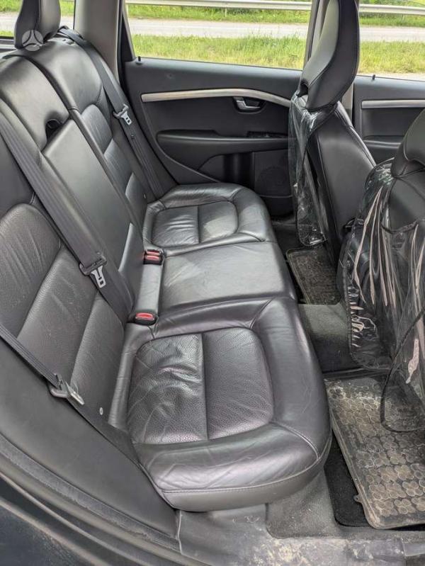 Pelēks Volvo V70 2009 Viļņa, ar dzinēja tilpumu 2.40 L un nobraukumu 507 tūkst. km par 1500 €, foto 9 vietnē AUTOMOTO.COM.LV