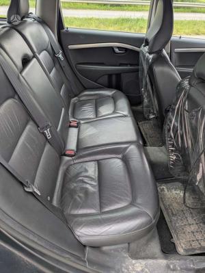 Grey Volvo V70 2009 in Vilnius, with an engine capacity of 2.40 L and mileage of 507 thousand km for 1500 €, photo 10 on AUTOMOTO.COM.LV