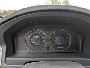 Grey Volvo V70 2009 in Vilnius, with an engine capacity of 2.40 L and mileage of 507 thousand km for 1500 €, photo 12 on AUTOMOTO.COM.LV