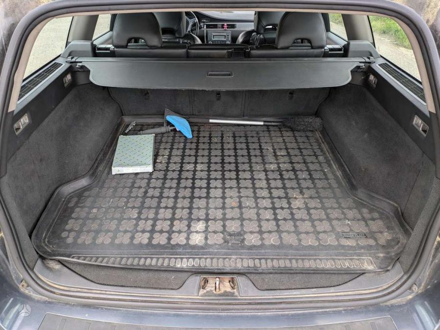 Grey Volvo V70 2009 in Vilnius, with an engine capacity of 2.40 L and mileage of 507 thousand km for 1500 €, photo 15 on AUTOMOTO.COM.LV