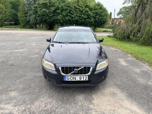 Pelēks Volvo V70 2009 Jurbarkas, ar dzinēja tilpumu 2.00 L un nobraukumu 328 tūkst. km par 3100 €, foto  vietnē AUTOMOTO.COM.LV